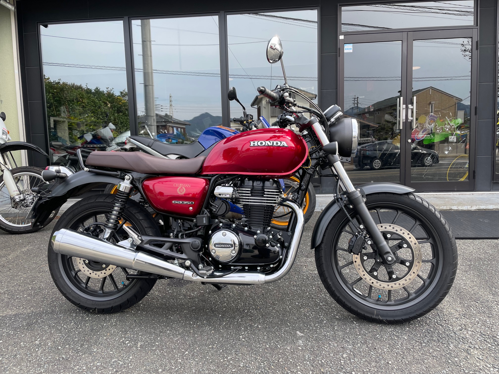 HONDA GB350 タンクをカスタムペイント – SUPERMOTO & ADVENTURE D-GARAGE